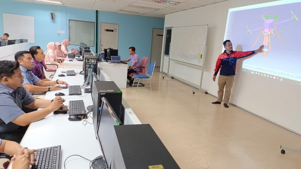 Technical Visit from Makerspace@EngLib - USM SCHOOL OF AEROSPACE ENGINEERING